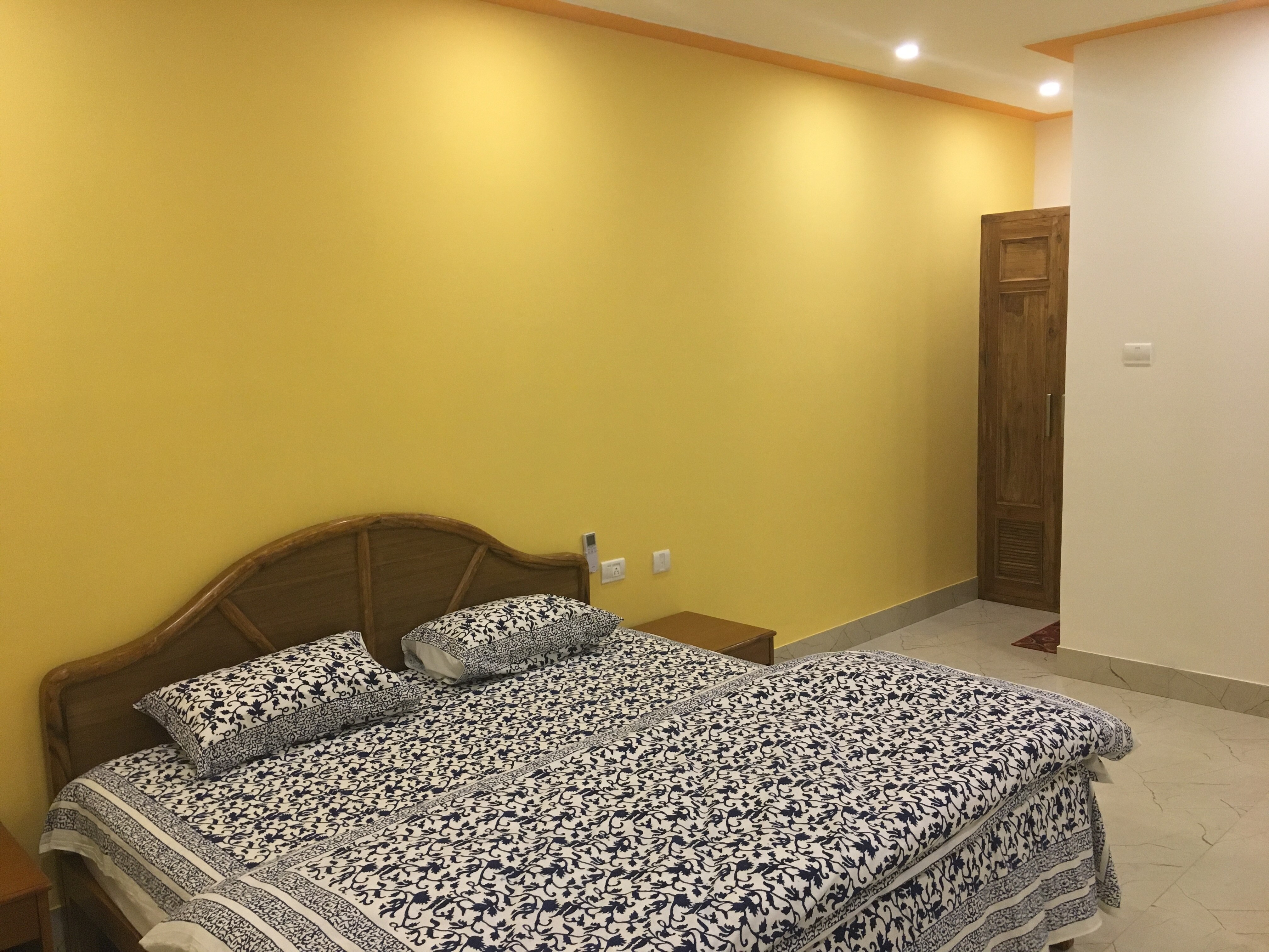 MVT Guesthouse & Restaurant Vrindavan INR 357 OFF ( ̶1̶7̶0̶0̶ ) Hotel ...