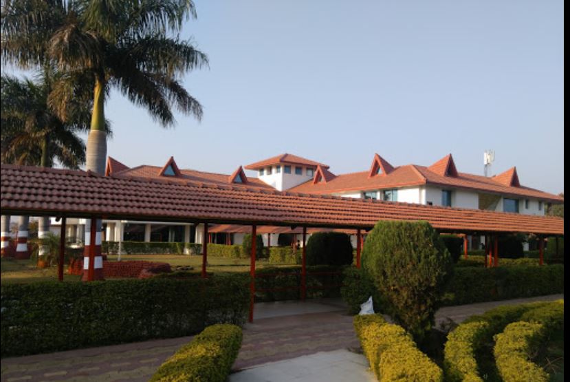 Hotel Crescent Resorts and Club Best Rates on Sehore Hotel Deals ...