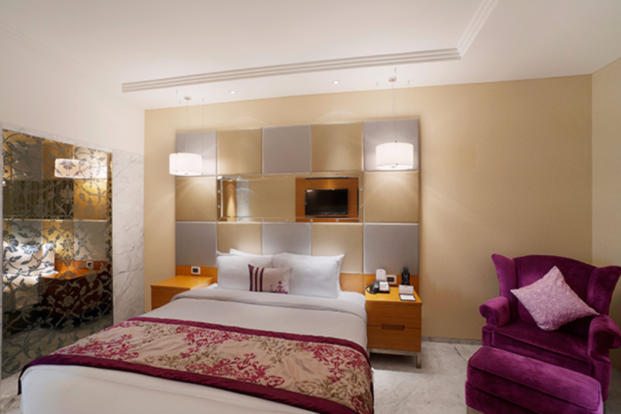 The Weekend Address, Surat INR 713 OFF ( ̶5̶9̶5̶5̶ ) Hotel Price ...