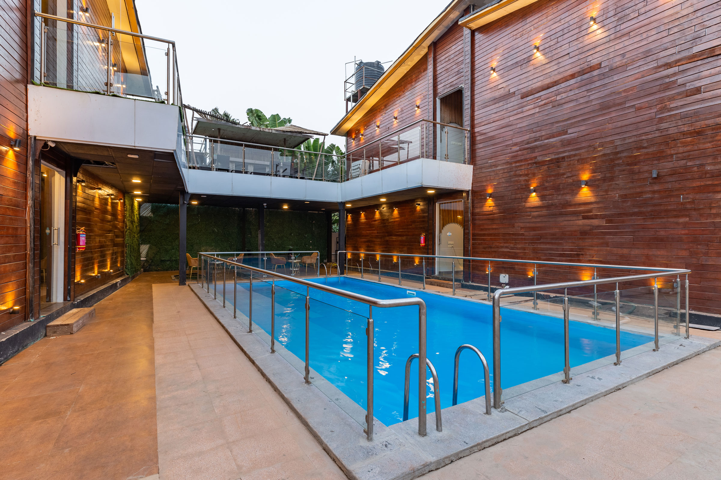 Amara Oceanfront Resort & Club Baga 𝗕𝗢𝗢𝗞 Goa Hotel