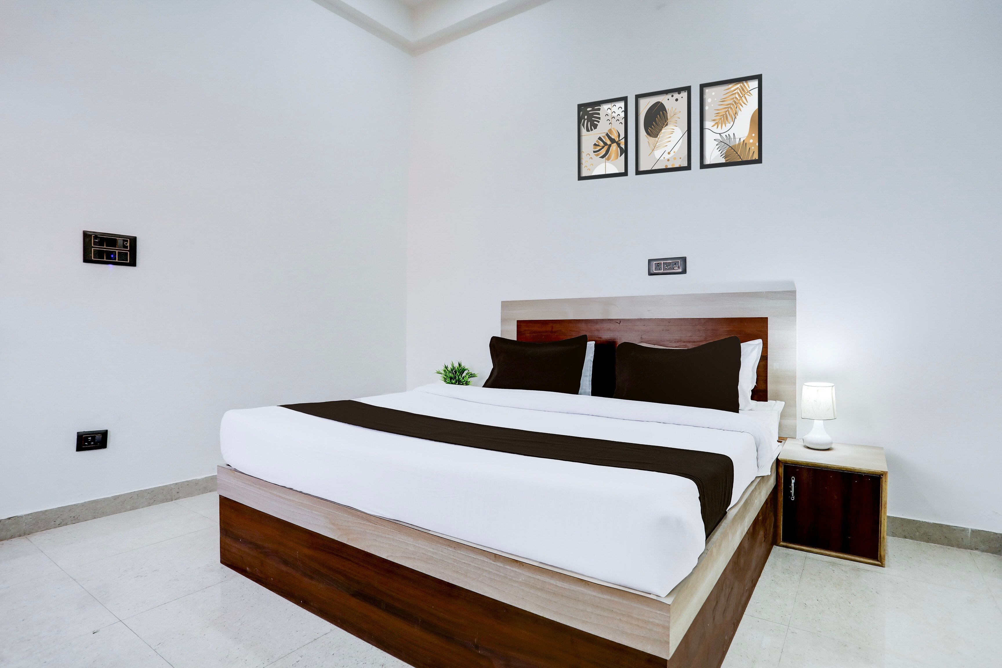 Hotel O The King Heaven Karhal - Reviews, Photos & Offer