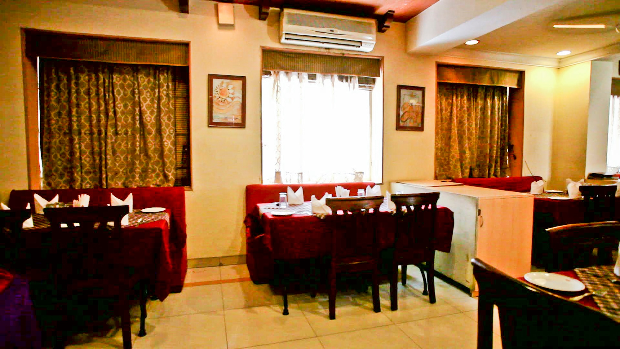 MPT Tansen Residency, Gwalior Best Rates on Gwalior Hotel Deals ...